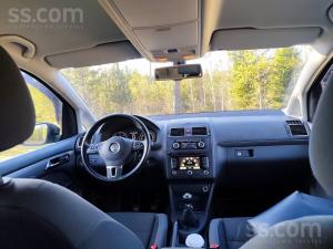 Melns Volkswagen Touran 2011 Bauska, ar dzinēja tilpumu 1.60 L un nobraukumu 254 tūkst. km par 4500 €, foto 3 vietnē AUTOMOTO.COM.LV