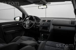 Black Volkswagen Touran 2011 in Riga, with an engine capacity of 2.00 L and mileage of 319 thousand km for 5490 €, photo 15 on AUTOMOTO.COM.LV