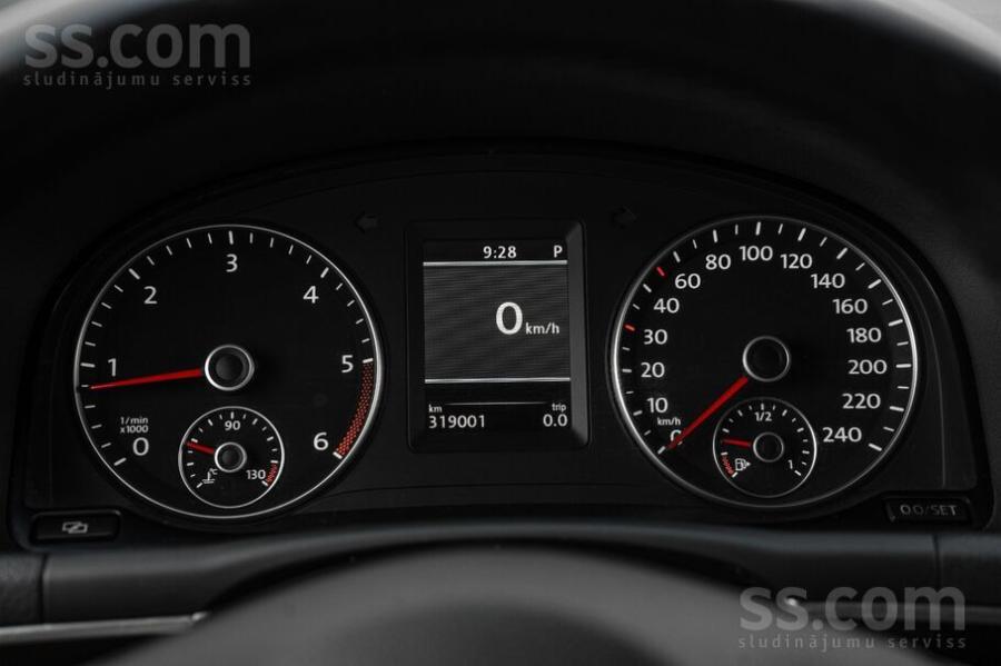 Black Volkswagen Touran 2011 in Riga, with an engine capacity of 2.00 L and mileage of 319 thousand km for 5490 €, photo 19 on AUTOMOTO.COM.LV