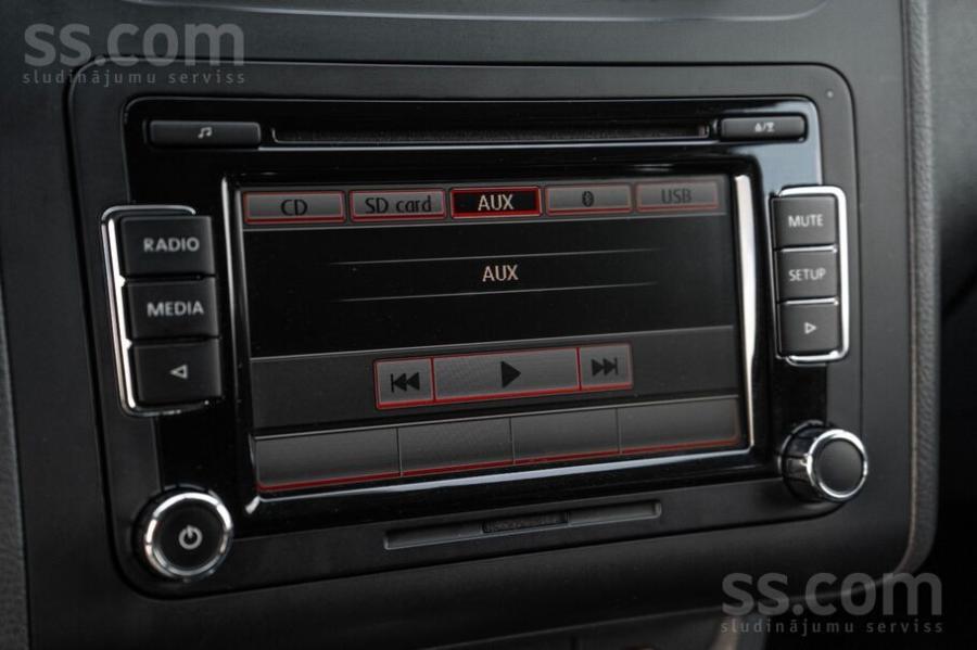 Black Volkswagen Touran 2011 in Riga, with an engine capacity of 2.00 L and mileage of 319 thousand km for 5490 €, photo 25 on AUTOMOTO.COM.LV