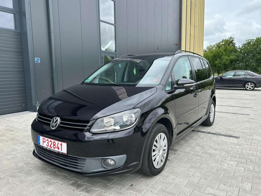 Melns Volkswagen Touran 2011 Klaipėda, ar dzinēja tilpumu 1.60 L un nobraukumu 289 tūkst. km par 5200 €, foto 1 vietnē AUTOMOTO.COM.LV