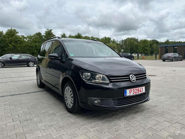 Melns Volkswagen Touran 2011 Klaipėda, ar dzinēja tilpumu 1.60 L un nobraukumu 289 tūkst. km par 5200 €, foto 2 vietnē AUTOMOTO.COM.LV