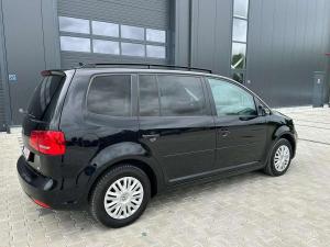 Melns Volkswagen Touran 2011 Klaipėda, ar dzinēja tilpumu 1.60 L un nobraukumu 289 tūkst. km par 5200 €, foto 4 vietnē AUTOMOTO.COM.LV