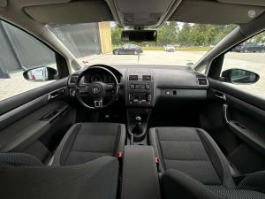 Melns Volkswagen Touran 2011 Klaipėda, ar dzinēja tilpumu 1.60 L un nobraukumu 289 tūkst. km par 5200 €, foto 8 vietnē AUTOMOTO.COM.LV