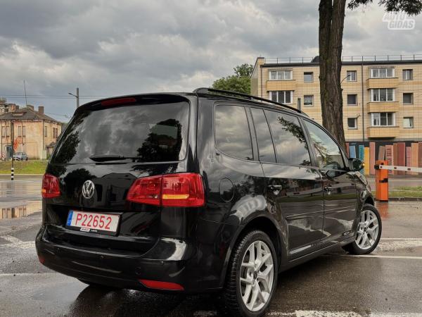 Melns Volkswagen Touran 2011 Kauņa, ar dzinēja tilpumu 1.60 L un nobraukumu 233 tūkst. km par 5900 €, foto 6 vietnē AUTOMOTO.COM.LV