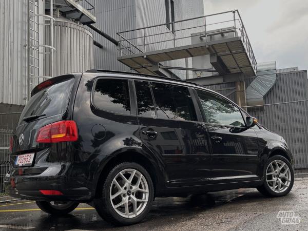 Melns Volkswagen Touran 2011 Kauņa, ar dzinēja tilpumu 1.60 L un nobraukumu 233 tūkst. km par 5750 €, foto 9 vietnē AUTOMOTO.COM.LV