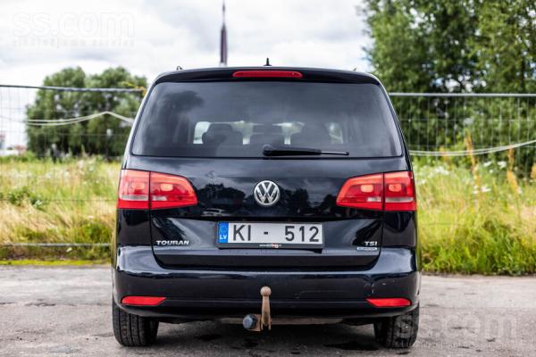 Melns Volkswagen Touran 2011 Rīga, ar dzinēja tilpumu 1.20 L un nobraukumu 304 tūkst. km par 5690 €, foto 8 vietnē AUTOMOTO.COM.LV