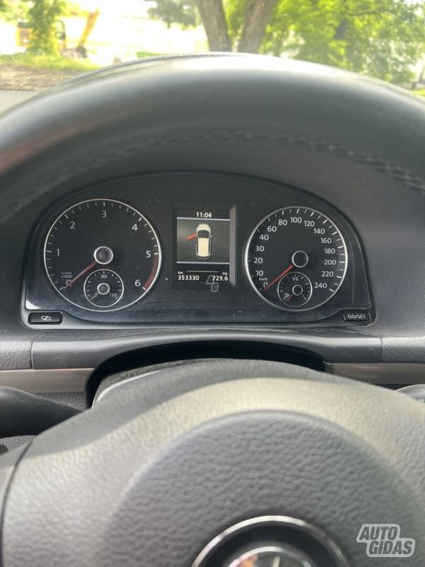Black Volkswagen Touran 2011 in Kaunas, with an engine capacity of 2.00 L and mileage of 353 thousand km for 5000 €, photo 8 on AUTOMOTO.COM.LV