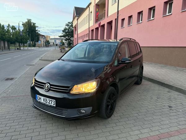 Melns Volkswagen Touran 2011 Mažeikiai, ar dzinēja tilpumu 1.60 L un nobraukumu 274 tūkst. km par 5350 €, foto 2 vietnē AUTOMOTO.COM.LV