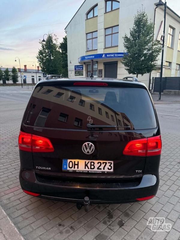 Melns Volkswagen Touran 2011 Mažeikiai, ar dzinēja tilpumu 1.60 L un nobraukumu 274 tūkst. km par 5350 €, foto 6 vietnē AUTOMOTO.COM.LV