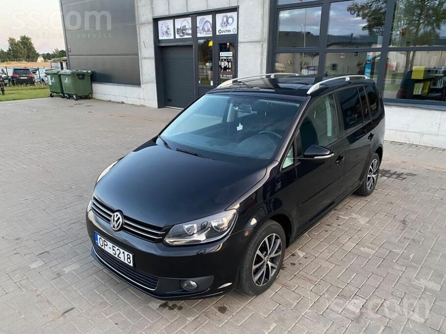 Melns Volkswagen Touran 2011 Cēsis, ar dzinēja tilpumu 1.60 L un nobraukumu 283 tūkst. km par 6600 €, foto 3 vietnē AUTOMOTO.COM.LV