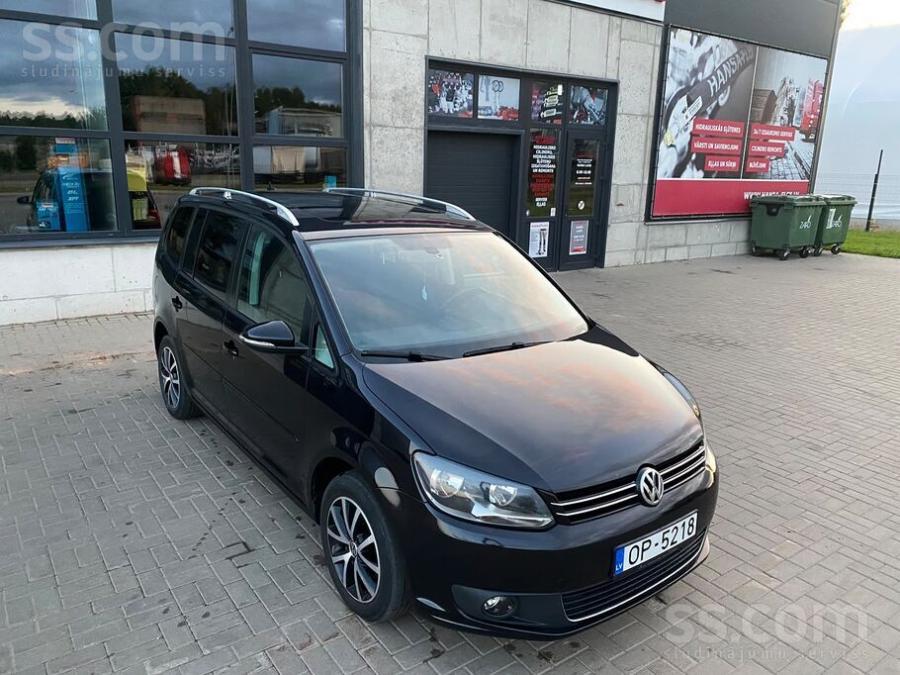Melns Volkswagen Touran 2011 Cēsis, ar dzinēja tilpumu 1.60 L un nobraukumu 283 tūkst. km par 6600 €, foto 5 vietnē AUTOMOTO.COM.LV