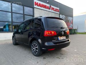 Melns Volkswagen Touran 2011 Cēsis, ar dzinēja tilpumu 1.60 L un nobraukumu 283 tūkst. km par 6600 €, foto 7 vietnē AUTOMOTO.COM.LV