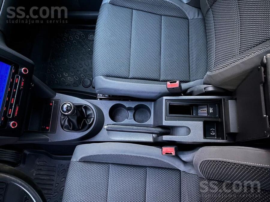 Melns Volkswagen Touran 2011 Cēsis, ar dzinēja tilpumu 1.60 L un nobraukumu 283 tūkst. km par 6600 €, foto 19 vietnē AUTOMOTO.COM.LV