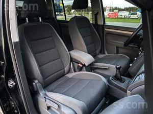 Melns Volkswagen Touran 2011 Cēsis, ar dzinēja tilpumu 1.60 L un nobraukumu 283 tūkst. km par 6600 €, foto 23 vietnē AUTOMOTO.COM.LV
