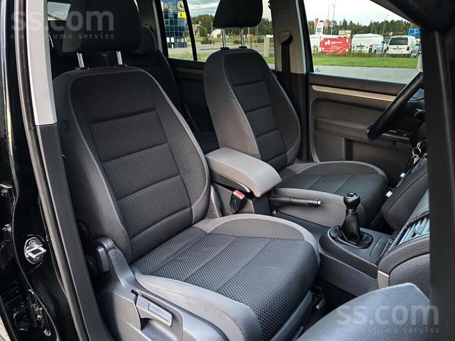 Melns Volkswagen Touran 2011 Cēsis, ar dzinēja tilpumu 1.60 L un nobraukumu 283 tūkst. km par 6600 €, foto 23 vietnē AUTOMOTO.COM.LV