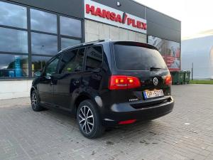 Black Volkswagen Touran 2011 in Cesis, with an engine capacity of 1.60 L and mileage of 283 thousand km for 6600 €, photo 7 on AUTOMOTO.COM.LV