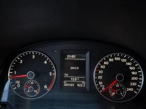 Black Volkswagen Touran 2011 in Cesis, with an engine capacity of 1.60 L and mileage of 283 thousand km for 6600 €, photo 16 on AUTOMOTO.COM.LV