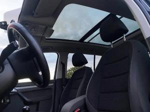 Black Volkswagen Touran 2011 in Cesis, with an engine capacity of 1.60 L and mileage of 283 thousand km for 6600 €, photo 24 on AUTOMOTO.COM.LV