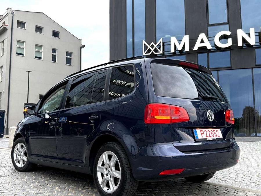 Black Volkswagen Touran 2011 in Kaunas, with an engine capacity of 2.00 L and mileage of 298 thousand km for 6200 €, photo 6 on AUTOMOTO.COM.LV