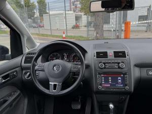 Black Volkswagen Touran 2011 in Kaunas, with an engine capacity of 2.00 L and mileage of 298 thousand km for 6200 €, photo 20 on AUTOMOTO.COM.LV