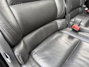 Black Volkswagen Touran 2011 in Ventspils, with an engine capacity of 2.00 L and mileage of 369 thousand km for 6499 €, photo 13 on AUTOMOTO.COM.LV