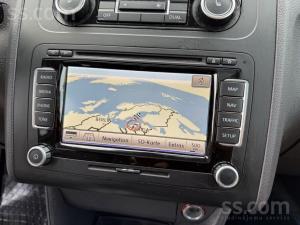 Black Volkswagen Touran 2011 in Ventspils, with an engine capacity of 2.00 L and mileage of 369 thousand km for 6499 €, photo 20 on AUTOMOTO.COM.LV