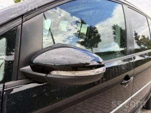 Black Volkswagen Touran 2011 in Ventspils, with an engine capacity of 2.00 L and mileage of 369 thousand km for 6499 €, photo 25 on AUTOMOTO.COM.LV