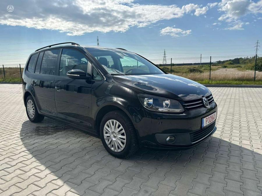 Melns Volkswagen Touran 2011 Klaipėda, ar dzinēja tilpumu 1.60 L un nobraukumu 289 tūkst. km par 4990 €, foto 6 vietnē AUTOMOTO.COM.LV