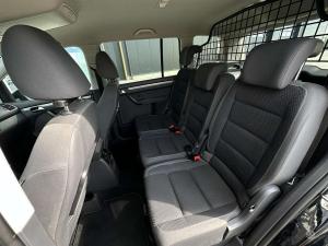 Melns Volkswagen Touran 2011 Klaipėda, ar dzinēja tilpumu 1.60 L un nobraukumu 289 tūkst. km par 4990 €, foto 9 vietnē AUTOMOTO.COM.LV