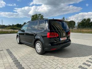 Melns Volkswagen Touran 2011 Klaipėda, ar dzinēja tilpumu 1.60 L un nobraukumu 289 tūkst. km par 4990 €, foto 14 vietnē AUTOMOTO.COM.LV
