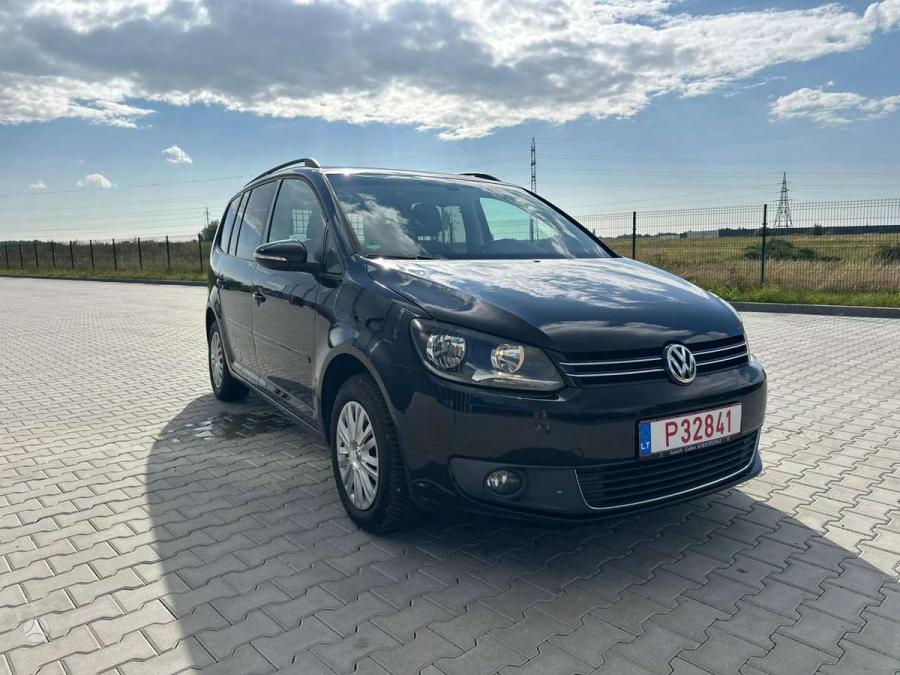 Melns Volkswagen Touran 2011 Klaipėda, ar dzinēja tilpumu 1.60 L un nobraukumu 289 tūkst. km par 4990 €, foto 15 vietnē AUTOMOTO.COM.LV