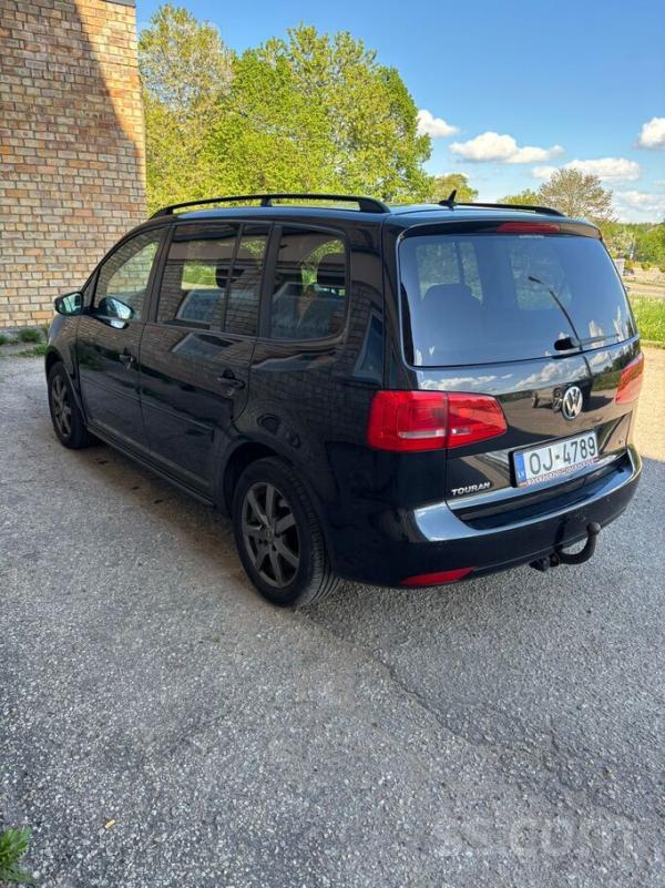Melns Volkswagen Touran 2011 Saldus, ar dzinēja tilpumu 1.40 L un nobraukumu 280 tūkst. km par 3000 €, foto 3 vietnē AUTOMOTO.COM.LV