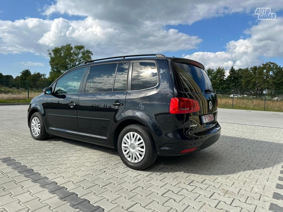 Black Volkswagen Touran 2011 in Klaipeda, with an engine capacity of 1.60 L and mileage of 289 thousand km for 5000 €, photo 14 on AUTOMOTO.COM.LV