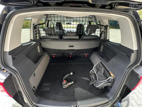 Melns Volkswagen Touran 2011 Klaipėda, ar dzinēja tilpumu 1.60 L un nobraukumu 289 tūkst. km par 5000 €, foto 9 vietnē AUTOMOTO.COM.LV