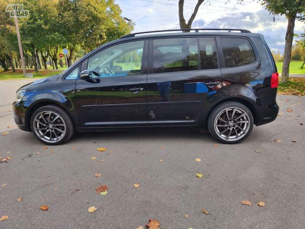Melns Volkswagen Touran 2011 Kelmė, ar dzinēja tilpumu 2.00 L un nobraukumu 314 tūkst. km par 4850 €, foto 3 vietnē AUTOMOTO.COM.LV