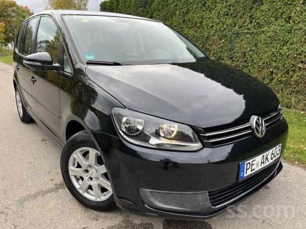 Melns Volkswagen Touran 2011 Bauska, ar dzinēja tilpumu 1.60 L un nobraukumu 0 tūkst. km par 4900 €, foto 1 vietnē AUTOMOTO.COM.LV