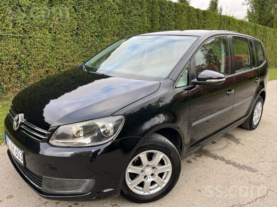 Black Volkswagen Touran 2011 in Bauska, with an engine capacity of 1.60 L and mileage of 0 thousand km for 4900 €, photo 8 on AUTOMOTO.COM.LV