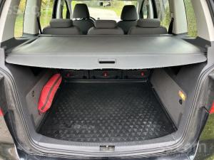 Black Volkswagen Touran 2011 in Bauska, with an engine capacity of 1.60 L and mileage of 0 thousand km for 4900 €, photo 16 on AUTOMOTO.COM.LV