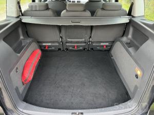 Black Volkswagen Touran 2011 in Bauska, with an engine capacity of 1.60 L and mileage of 0 thousand km for 4900 €, photo 17 on AUTOMOTO.COM.LV