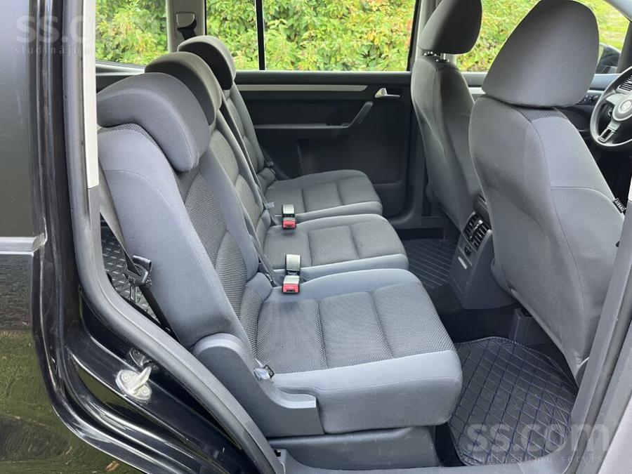 Black Volkswagen Touran 2011 in Bauska, with an engine capacity of 1.60 L and mileage of 0 thousand km for 4900 €, photo 18 on AUTOMOTO.COM.LV