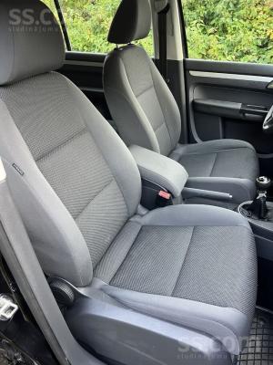 Black Volkswagen Touran 2011 in Bauska, with an engine capacity of 1.60 L and mileage of 0 thousand km for 4900 €, photo 21 on AUTOMOTO.COM.LV