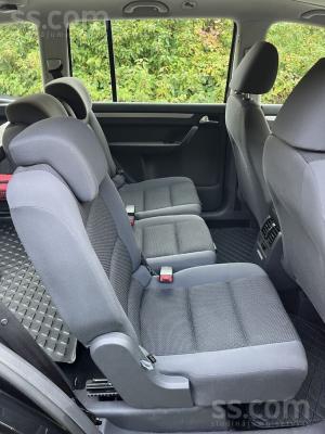 Black Volkswagen Touran 2011 in Bauska, with an engine capacity of 1.60 L and mileage of 0 thousand km for 4900 €, photo 29 on AUTOMOTO.COM.LV