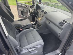 Black Volkswagen Touran 2011 in Kursenai, with an engine capacity of 1.60 L and mileage of 0 thousand km for 4799 €, photo 9 on AUTOMOTO.COM.LV