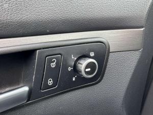 Black Volkswagen Touran 2011 in Kursenai, with an engine capacity of 1.60 L and mileage of 0 thousand km for 4799 €, photo 10 on AUTOMOTO.COM.LV