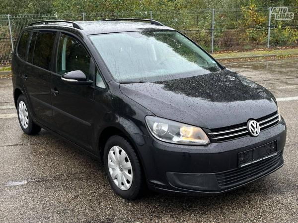 Volkswagen Touran 2011 Marijampole vietnē Melns Volkswagen Touran 2011 Marijampole, ar dzinēja tilpumu 1.20 L un nobraukumu 285 tūkst. km par 3850 €, foto 4 vietnē AUTOMOTO.COM.LV