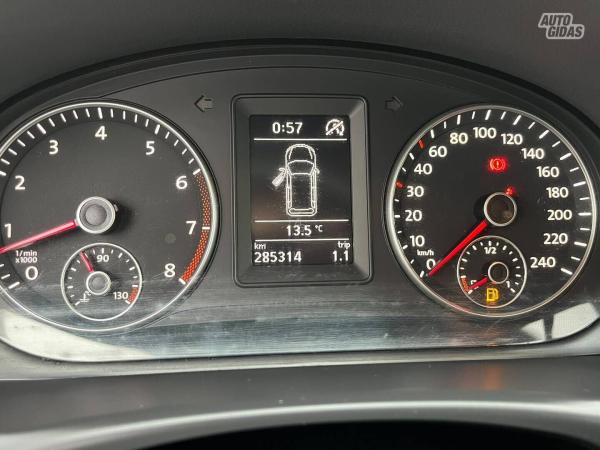 Volkswagen Touran 2011 Marijampole vietnē Melns Volkswagen Touran 2011 Marijampole, ar dzinēja tilpumu 1.20 L un nobraukumu 285 tūkst. km par 3850 €, foto 10 vietnē AUTOMOTO.COM.LV