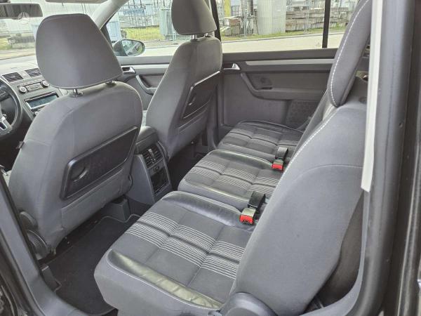 Black Volkswagen Touran 2012 in Kaunas, with an engine capacity of 1.20 L and mileage of 205 thousand km for 5500 €, photo 11 on AUTOMOTO.COM.LV