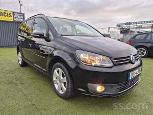 Melns Volkswagen Touran 2012 Liepāja, ar dzinēja tilpumu 1.60 L un nobraukumu 162 tūkst. km par 6200 €, foto 3 vietnē AUTOMOTO.COM.LV