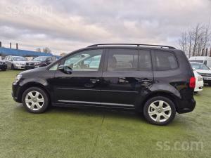 Melns Volkswagen Touran 2012 Liepāja, ar dzinēja tilpumu 1.60 L un nobraukumu 162 tūkst. km par 6200 €, foto 8 vietnē AUTOMOTO.COM.LV